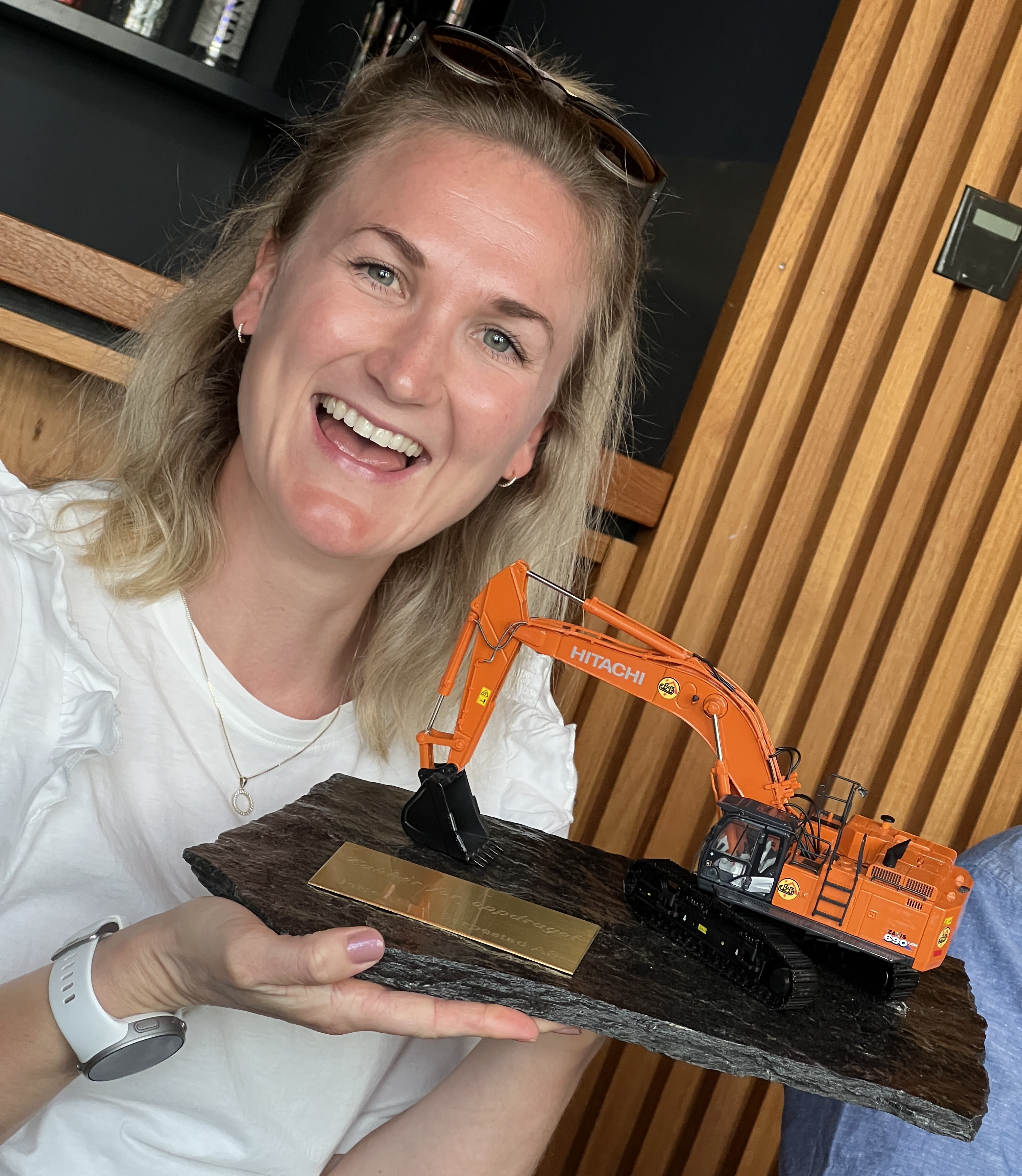 Dåp av en helt spesiell Hitachimaskin hos Bertelsen & Garpestad AS ...